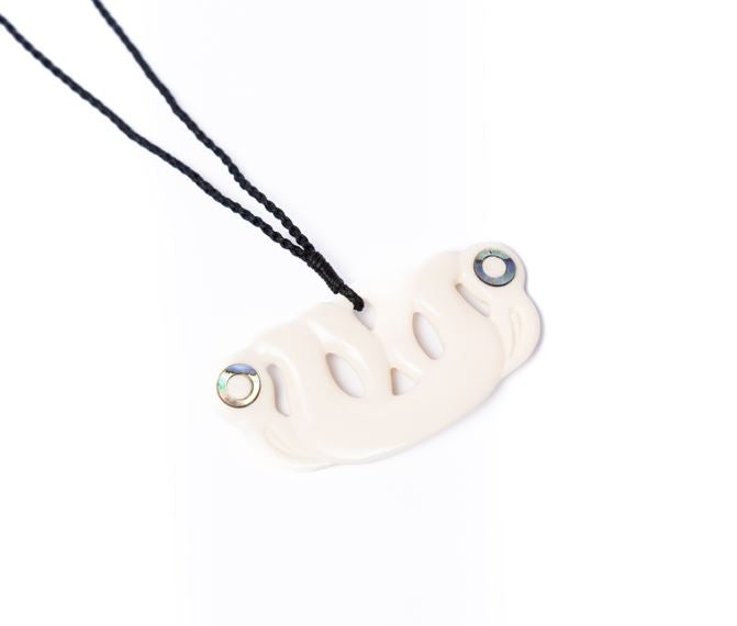 Bone Pekapeka – TePapaStore